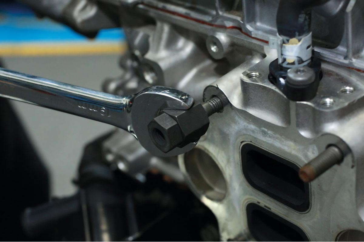 EXTRACTEUR DE GOUJON DE CULASSE COLLECTEUR