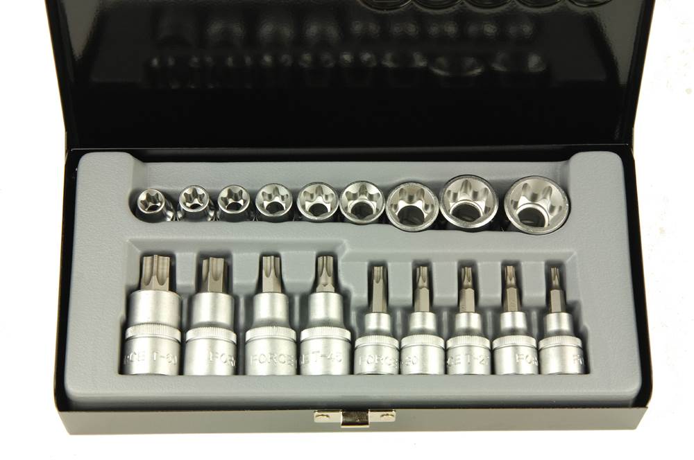 EMBOUTS & DOUILLES TORX EN COFFRET